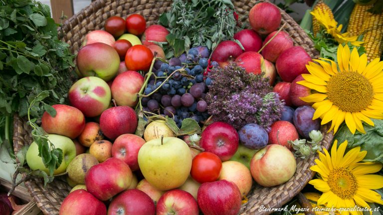 Obst Saisonkalender - Steirische Spezialitäten